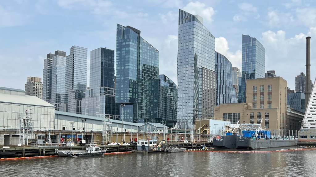 UPDATE: Oil Leak From UWS Con Ed Steam Plant Reaches Hudson River
