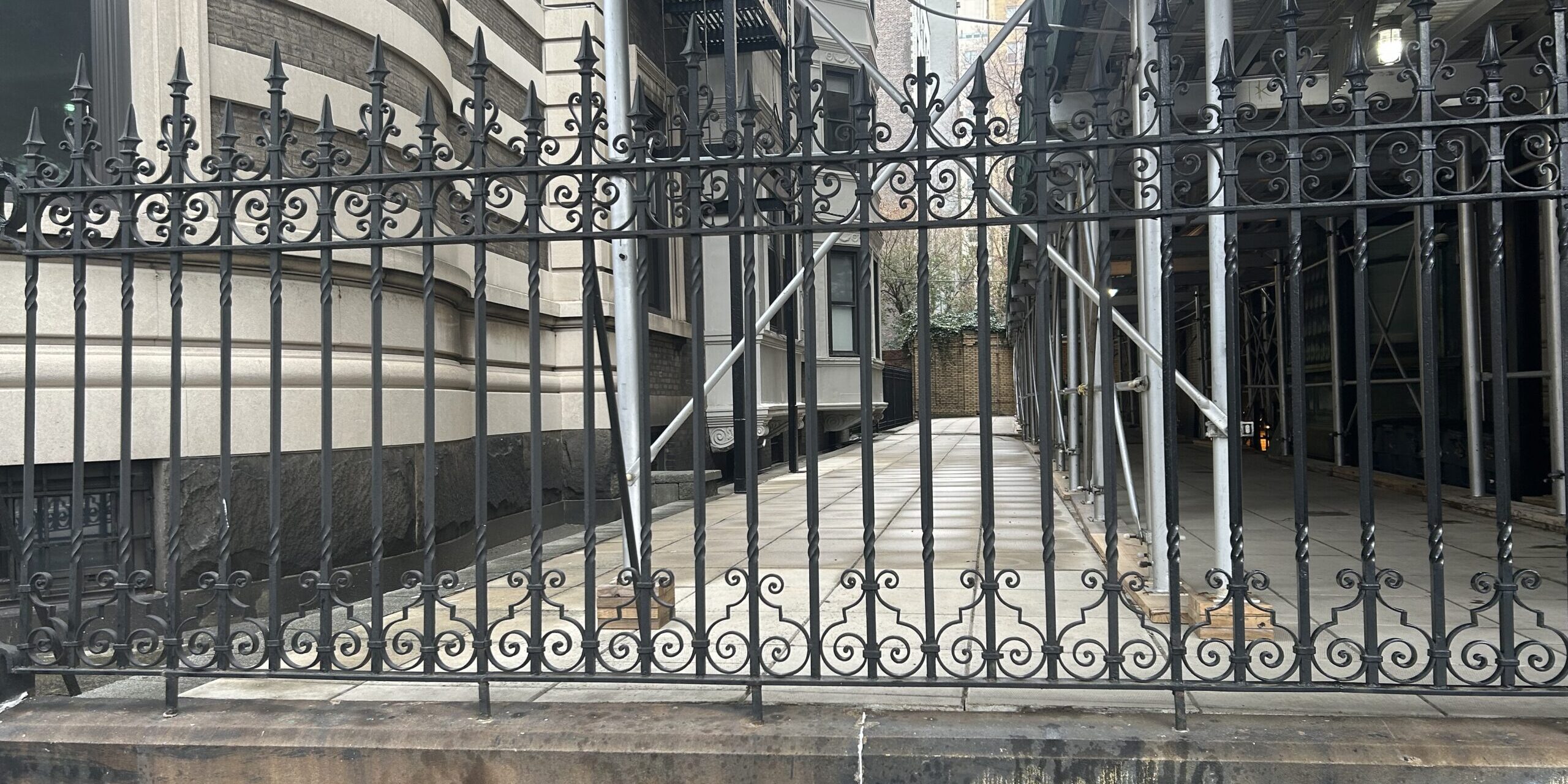 Behind the Iron Fence and Between the Grid: The UWS Remains of an 18th ...