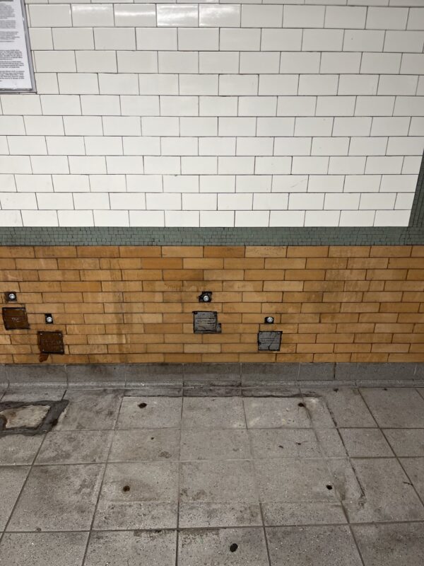 A Story of Extinction: Watching the UWS’s MetroCard Machines Fade into ...