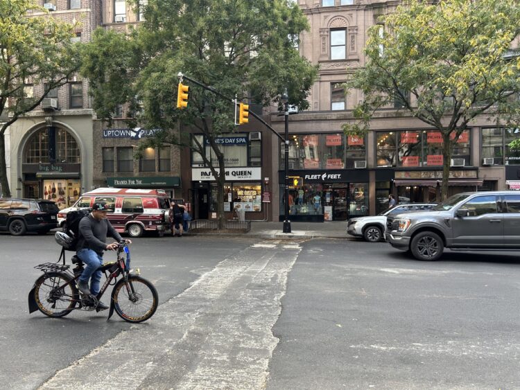 Mid-Block Traffic Light Installed on Busy Upper West Side Thoroughfare